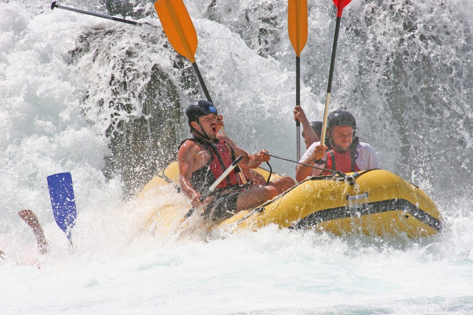 Avventura estrema: i percorsi di rafting più impegnativi in Umbria ...